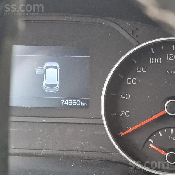 Grey Kia Sportage 2019 in Liepaja, with an engine capacity of 1.60 L and mileage of 74 thousand km for 14800 €, photo 7 on AUTOMOTO.COM.LV