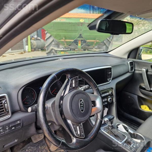 Grey Kia Sportage 2019 in Liepaja, with an engine capacity of 1.60 L and mileage of 74 thousand km for 14800 €, photo 8 on AUTOMOTO.COM.LV