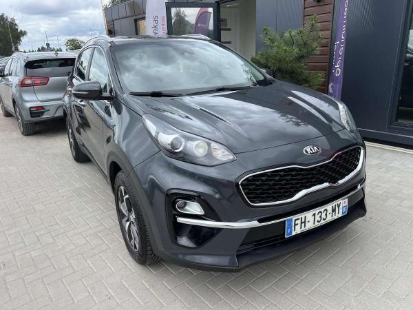 Grey Kia Sportage 2019 in Taurage, with an engine capacity of 1.60 L and mileage of 214 thousand km for 10900 €, photo 1 on AUTOMOTO.COM.LV