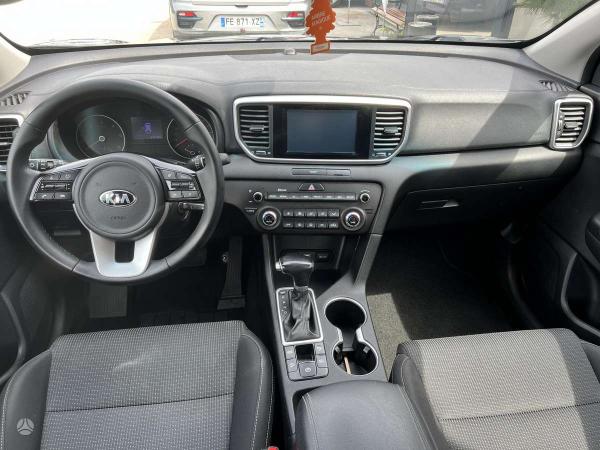 Grey Kia Sportage 2019 in Taurage, with an engine capacity of 1.60 L and mileage of 214 thousand km for 10900 €, photo 9 on AUTOMOTO.COM.LV