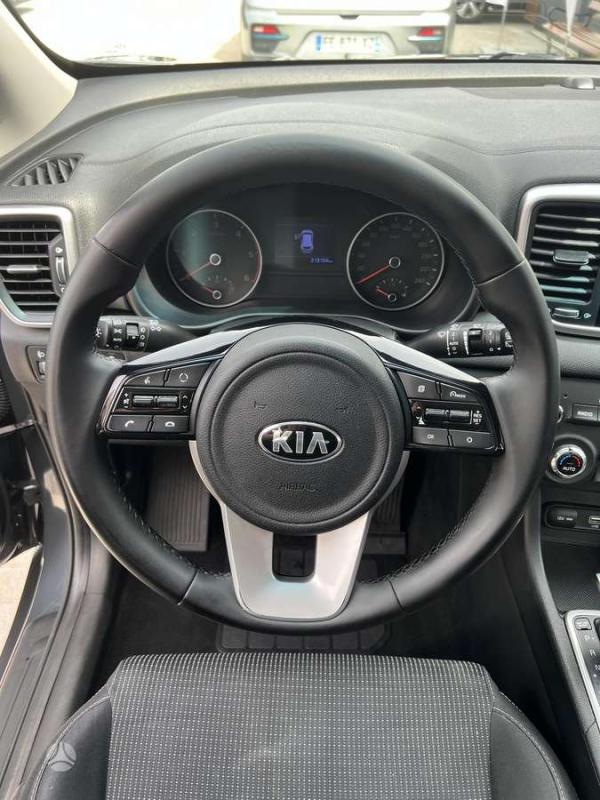 Grey Kia Sportage 2019 in Taurage, with an engine capacity of 1.60 L and mileage of 214 thousand km for 10900 €, photo 10 on AUTOMOTO.COM.LV