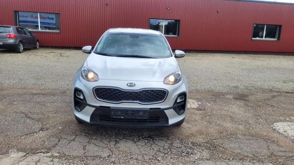 Grey Kia Sportage 2019 in Telschi, with an engine capacity of 1.60 L and mileage of 170 thousand km for 11072 €, photo 2 on AUTOMOTO.COM.LV
