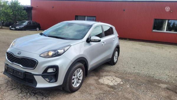 Grey Kia Sportage 2019 in Telschi, with an engine capacity of 1.60 L and mileage of 170 thousand km for 11072 €, photo 3 on AUTOMOTO.COM.LV