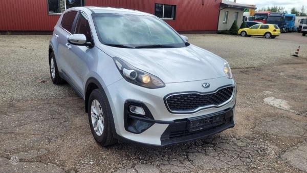Grey Kia Sportage 2019 in Telschi, with an engine capacity of 1.60 L and mileage of 170 thousand km for 11072 €, photo 4 on AUTOMOTO.COM.LV