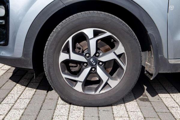 Pelēks Kia Sportage 2019 Viļņa, ar dzinēja tilpumu 1.60 L un nobraukumu 131 tūkst. km par 14500 €, foto 11 vietnē AUTOMOTO.COM.LV