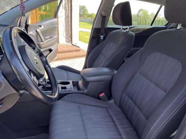 Grey Kia Sportage 2019 in Vilnius, with an engine capacity of 1.60 L and mileage of 115 thousand km for 14300 €, photo 4 on AUTOMOTO.COM.LV