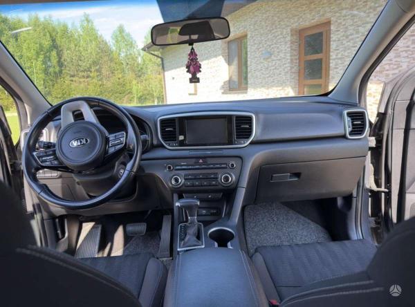 Grey Kia Sportage 2019 in Vilnius, with an engine capacity of 1.60 L and mileage of 115 thousand km for 14300 €, photo 5 on AUTOMOTO.COM.LV