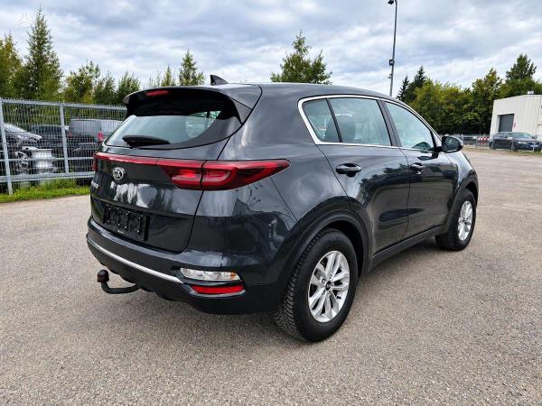 Kia Sportage 2019 in Pakruojis on AUTOMOTO.COM.LV Grey Kia Sportage 2019 in Pakruojis, with an engine capacity of 1.60 L and mileage of 147 thousand km for 10500 €, photo 5 on AUTOMOTO.COM.LV