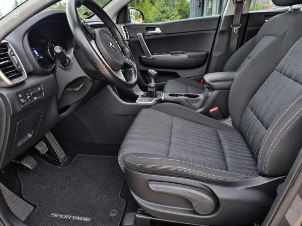 Kia Sportage 2019 in Pakruojis on AUTOMOTO.COM.LV Grey Kia Sportage 2019 in Pakruojis, with an engine capacity of 1.60 L and mileage of 147 thousand km for 10500 €, photo 10 on AUTOMOTO.COM.LV