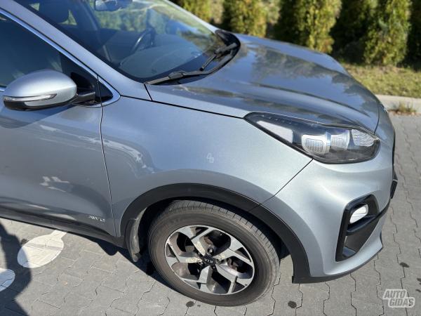 Grey Kia Sportage 2019 in Kaunas, with an engine capacity of 1.60 L and mileage of 205 thousand km for 12800 €, photo 4 on AUTOMOTO.COM.LV