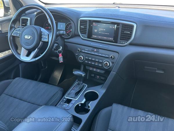 Grey Kia Sportage 2020 in Tartu, with an engine capacity of 1.60 L and mileage of 138 thousand km for 16950 €, photo 3 on AUTOMOTO.COM.LV