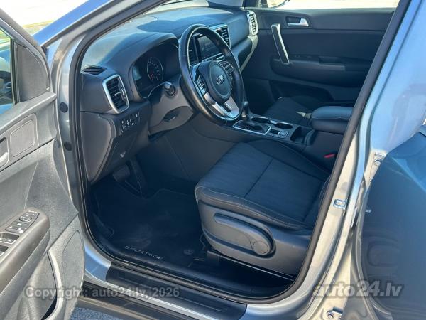 Grey Kia Sportage 2020 in Tartu, with an engine capacity of 1.60 L and mileage of 138 thousand km for 16950 €, photo 4 on AUTOMOTO.COM.LV