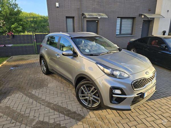Grey Kia Sportage 2020 in Vilnius, with an engine capacity of 1.60 L and mileage of 141 thousand km for 13500 €, photo 1 on AUTOMOTO.COM.LV