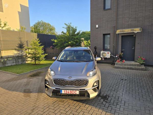 Grey Kia Sportage 2020 in Vilnius, with an engine capacity of 1.60 L and mileage of 141 thousand km for 13500 €, photo 2 on AUTOMOTO.COM.LV