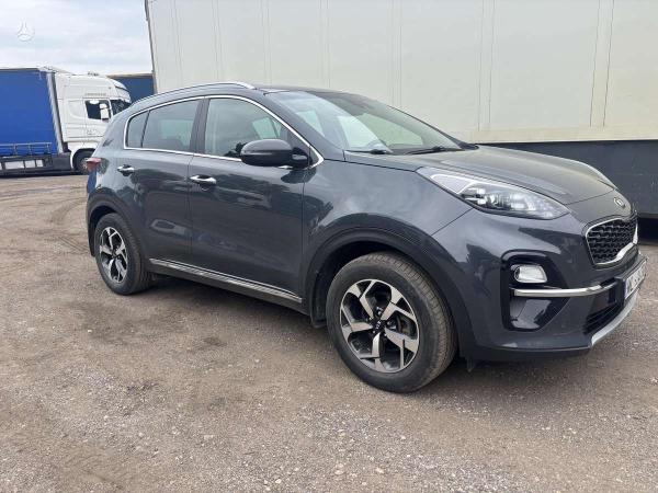 Grey Kia Sportage 2020 in Riga, with an engine capacity of 1.60 L and mileage of 137 thousand km for 13900 €, photo 3 on AUTOMOTO.COM.LV