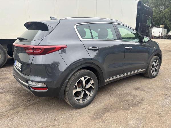 Grey Kia Sportage 2020 in Riga, with an engine capacity of 1.60 L and mileage of 137 thousand km for 13900 €, photo 4 on AUTOMOTO.COM.LV