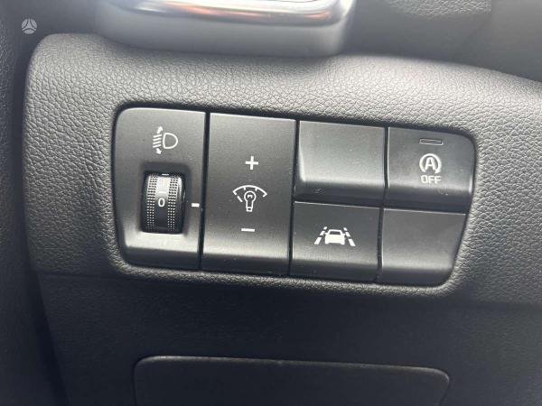 Grey Kia Sportage 2020 in Riga, with an engine capacity of 1.60 L and mileage of 137 thousand km for 13900 €, photo 8 on AUTOMOTO.COM.LV