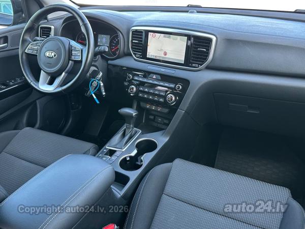 Grey Kia Sportage 2021 in Tartu, with an engine capacity of 1.60 L and mileage of 95 thousand km for 17950 €, photo 3 on AUTOMOTO.COM.LV