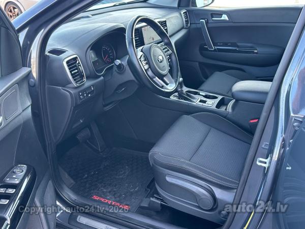 Grey Kia Sportage 2021 in Tartu, with an engine capacity of 1.60 L and mileage of 95 thousand km for 17950 €, photo 4 on AUTOMOTO.COM.LV