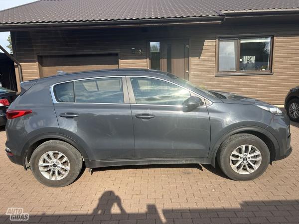 Grey Kia Sportage 2021 in Vilnius, with an engine capacity of 1.60 L and mileage of 59 thousand km for 15500 €, photo 6 on AUTOMOTO.COM.LV
