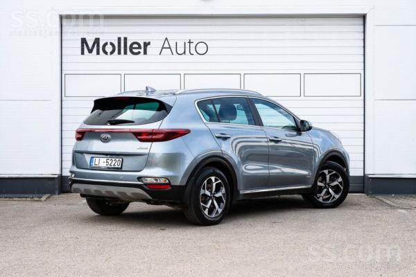 Grey Kia Sportage 2021 in Riga, with an engine capacity of 1.60 L and mileage of 122 thousand km for 14950 €, photo 4 on AUTOMOTO.COM.LV