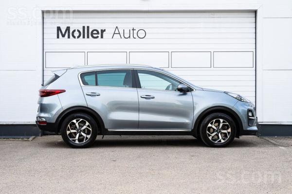 Grey Kia Sportage 2021 in Riga, with an engine capacity of 1.60 L and mileage of 122 thousand km for 14950 €, photo 5 on AUTOMOTO.COM.LV
