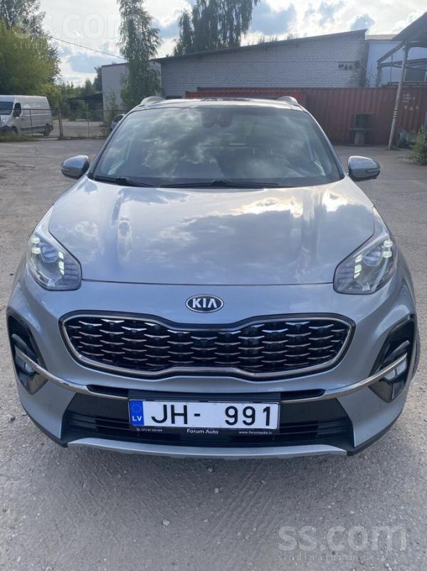Kia Sportage 2021 in Riga on AUTOMOTO.COM.LV Grey Kia Sportage 2021 in Riga, with an engine capacity of 1.60 L and mileage of 74 thousand km for 18900 β¬, photo 6 on AUTOMOTO.COM.LV