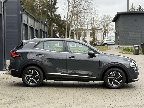 Grey Kia Sportage 2022 in Siauliai, with an engine capacity of 1.60 L and mileage of 140 thousand km for 21690 €, photo 4 on AUTOMOTO.COM.LV
