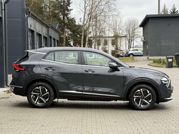 Grey Kia Sportage 2022 in Siauliai, with an engine capacity of 1.60 L and mileage of 140 thousand km for 20990 €, photo 4 on AUTOMOTO.COM.LV