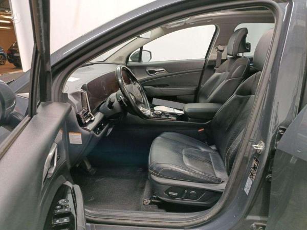 Grey Kia Sportage 2022 in Vilnius, with an engine capacity of 1.60 L and mileage of 88 thousand km for 23355 €, photo 8 on AUTOMOTO.COM.LV