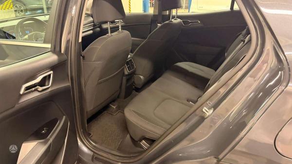 Grey Kia Sportage 2022 in Vilnius, with an engine capacity of 1.60 L and mileage of 87 thousand km for 20490 €, photo 8 on AUTOMOTO.COM.LV