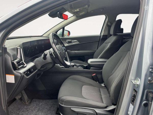 Grey Kia Sportage 2022 in Klaipeda, with an engine capacity of 1.60 L and mileage of 89 thousand km for 21900 €, photo 9 on AUTOMOTO.COM.LV