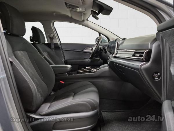 Grey Kia Sportage 2022 in Tallinn, with an engine capacity of 1.60 L and mileage of 63 thousand km for 25990 €, photo 6 on AUTOMOTO.COM.LV