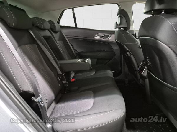 Grey Kia Sportage 2022 in Tallinn, with an engine capacity of 1.60 L and mileage of 63 thousand km for 25990 €, photo 7 on AUTOMOTO.COM.LV