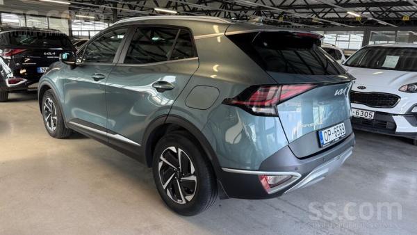 Grey Kia Sportage 2022 in Riga, with an engine capacity of 1.60 L and mileage of 99 thousand km for 18900 €, photo 2 on AUTOMOTO.COM.LV