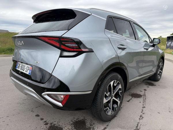 Grey Kia Sportage 2022 in Kaunas, with an engine capacity of 1.60 L and mileage of 107 thousand km for 23690 €, photo 4 on AUTOMOTO.COM.LV