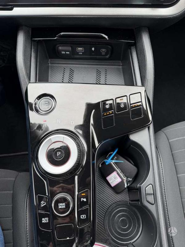 Grey Kia Sportage 2022 in Kaunas, with an engine capacity of 1.60 L and mileage of 107 thousand km for 23690 €, photo 9 on AUTOMOTO.COM.LV