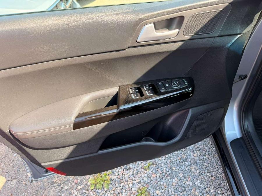 Pelēks Kia Sportage 2022 Kauņa, ar dzinēja tilpumu 1.59 L un nobraukumu 88 tūkst. km par 15999 €, foto 22 vietnē AUTOMOTO.COM.LV