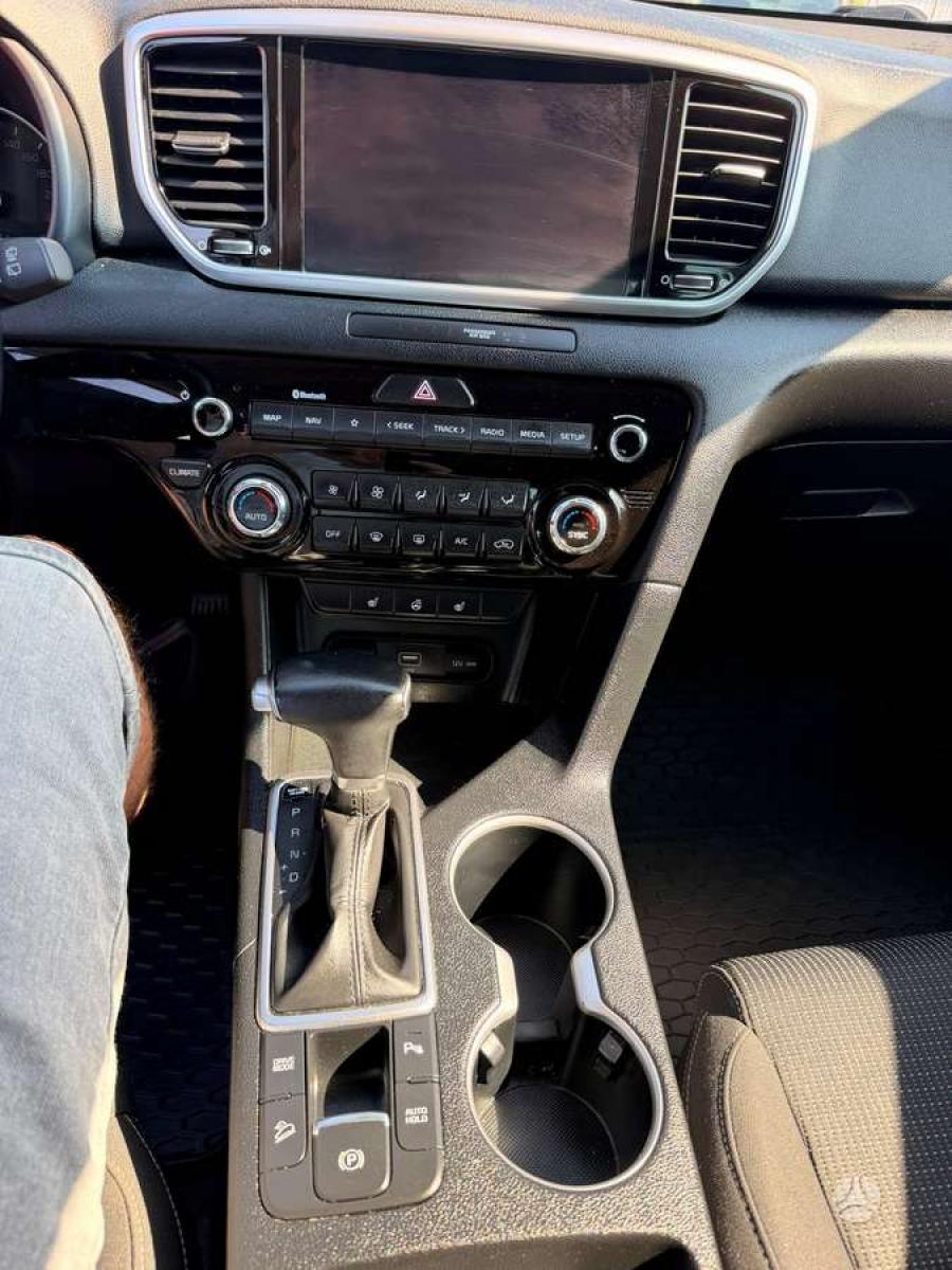 Pelēks Kia Sportage 2022 Kauņa, ar dzinēja tilpumu 1.59 L un nobraukumu 88 tūkst. km par 15999 €, foto 26 vietnē AUTOMOTO.COM.LV