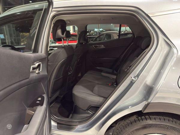 Grey Kia Sportage 2023 in Vilnius, with an engine capacity of 1.60 L and mileage of 6 thousand km for 28500 €, photo 9 on AUTOMOTO.COM.LV