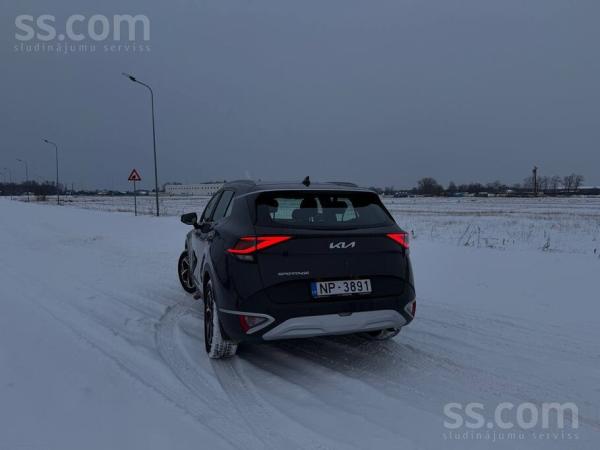 Pelēks Kia Sportage 2023 Rīga, ar dzinēja tilpumu 1.60 L un nobraukumu 50 tūkst. km par 24000 €, foto 4 vietnē AUTOMOTO.COM.LV