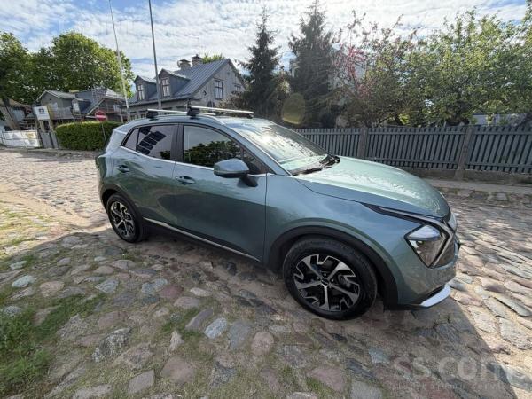 Grey Kia Sportage 2023 in Riga, with an engine capacity of 1.60 L and mileage of 29 thousand km for 30000 €, photo 3 on AUTOMOTO.COM.LV