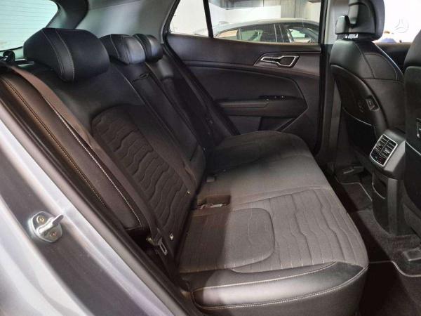 Grey Kia Sportage 2023 in Vilnius, with an engine capacity of 1.60 L and mileage of 102 thousand km for 23990 €, photo 6 on AUTOMOTO.COM.LV