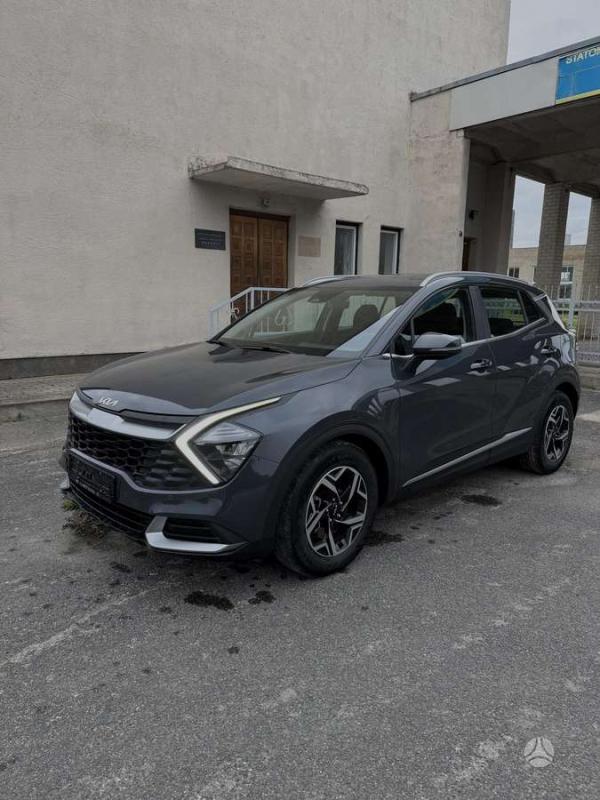Grey Kia Sportage 2023 in Pakruojis, with an engine capacity of 1.60 L and mileage of 239 thousand km for 16500 €, photo 1 on AUTOMOTO.COM.LV