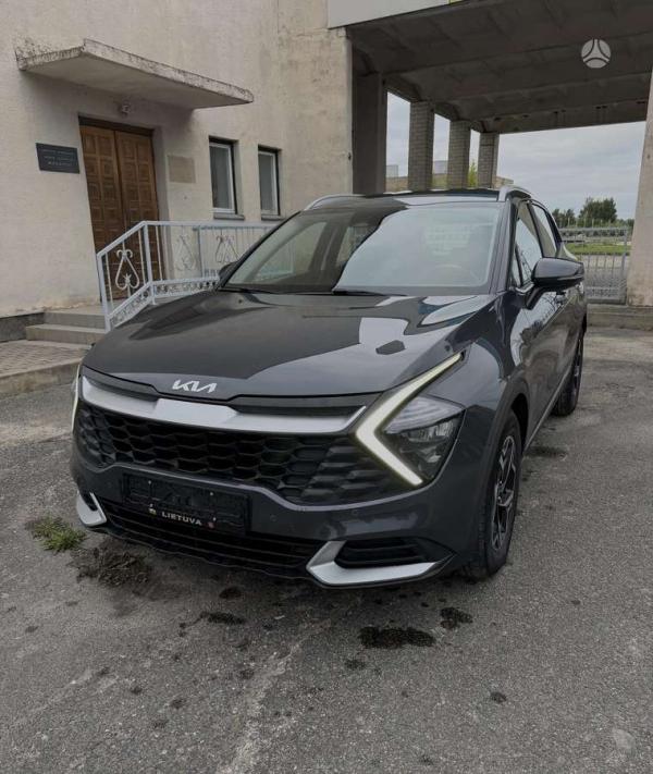 Grey Kia Sportage 2023 in Pakruojis, with an engine capacity of 1.60 L and mileage of 239 thousand km for 16500 €, photo 2 on AUTOMOTO.COM.LV