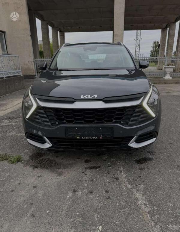Grey Kia Sportage 2023 in Pakruojis, with an engine capacity of 1.60 L and mileage of 239 thousand km for 16500 €, photo 4 on AUTOMOTO.COM.LV