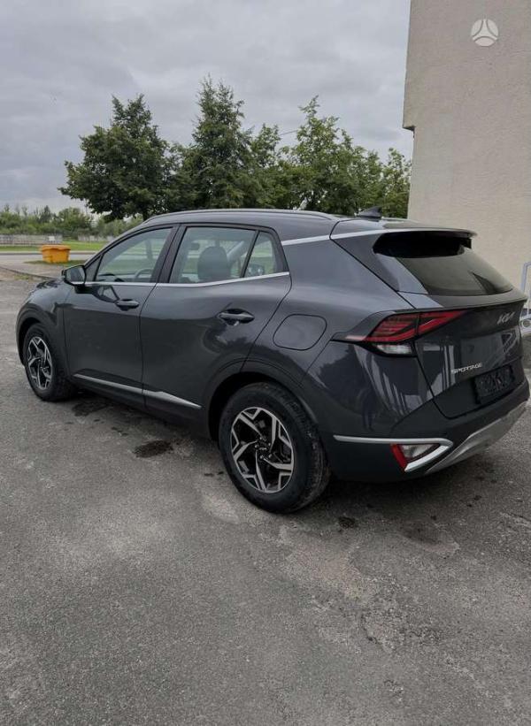 Grey Kia Sportage 2023 in Pakruojis, with an engine capacity of 1.60 L and mileage of 239 thousand km for 16500 €, photo 5 on AUTOMOTO.COM.LV