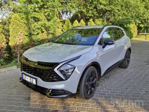 Pelēks Kia Sportage 2024 Rīga, ar dzinēja tilpumu 1.60 L un nobraukumu 37 tūkst. km par 28900 €, foto  vietnē AUTOMOTO.COM.LV