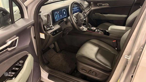 Grey Kia Sportage 2024 in Vilnius, with an engine capacity of 1.60 L and mileage of 25 thousand km for 30900 €, photo 6 on AUTOMOTO.COM.LV