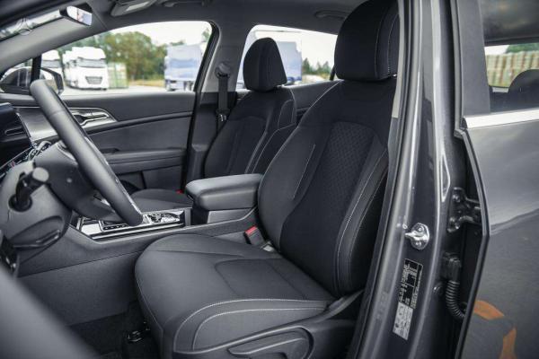 Серый Киа Sportage 2024 в Вильнюс, объемом двигателя 1.60 л и пробегом 54 тыс. км за 24990 €, фото 3 на AUTOMOTO.COM.LV
